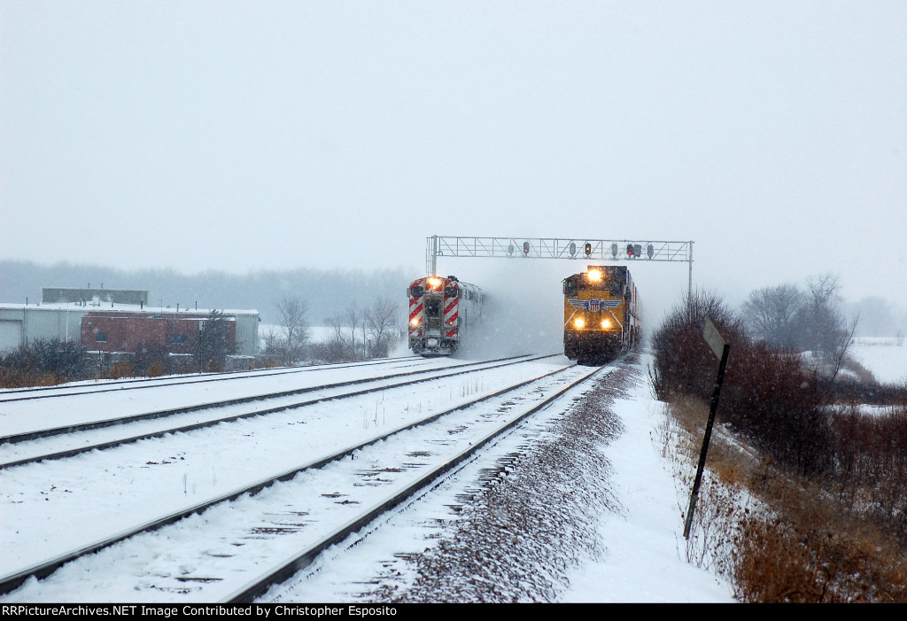 UP SD70ACe 8372 & Metra Cab Car